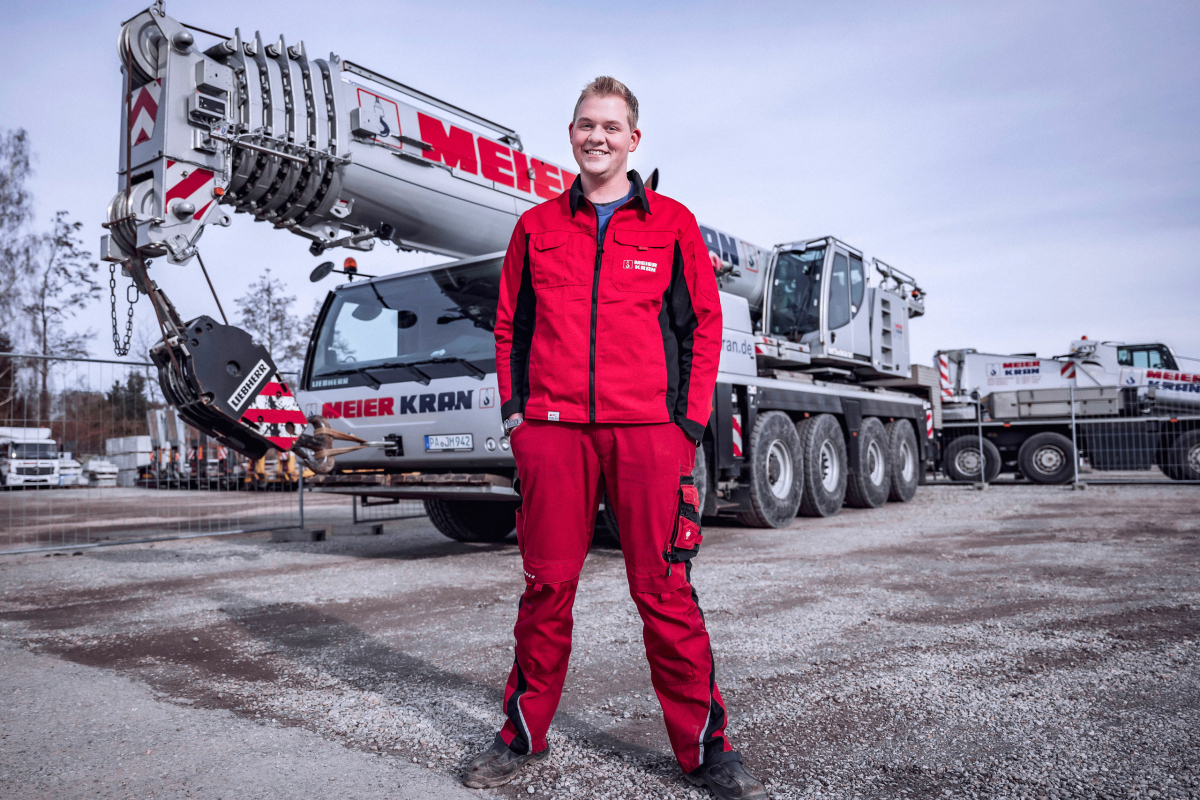 Kräne und Schwertransporte - Meier Bau